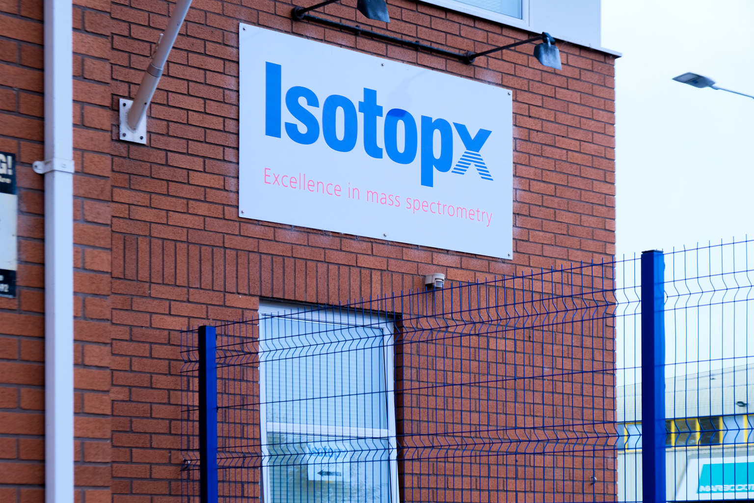 Techcomp Europe Acquires Majority Shareholding in Isotopx Limited